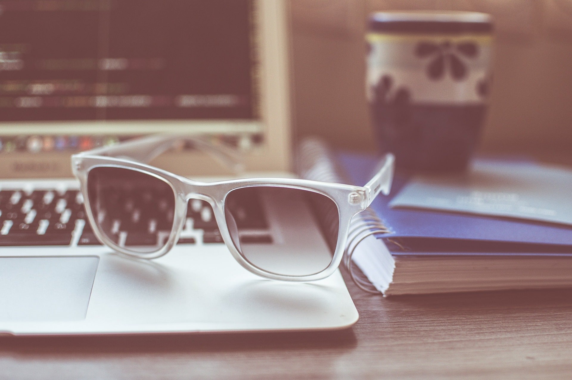 All You Should Know About Computer Glasses TXOME all-you-should-know-about-computer-glasses-txome